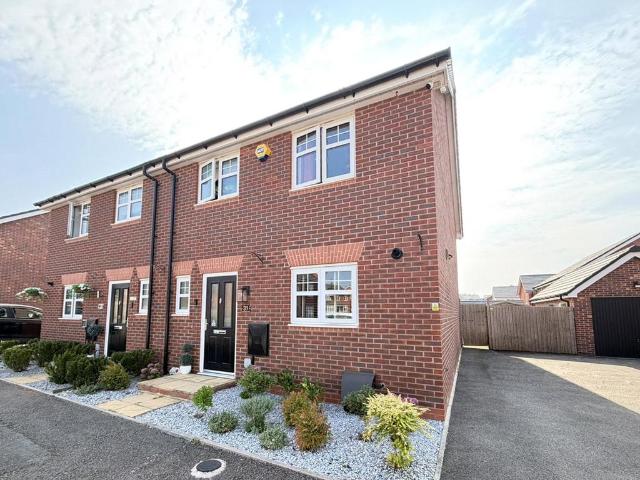 3 bedroom semi detached house for sale
