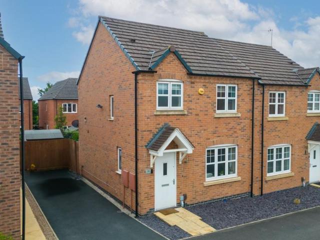 3 bedroom semi detached house for sale