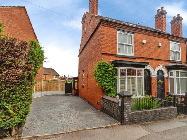 3 bedroom semi detached house for sale