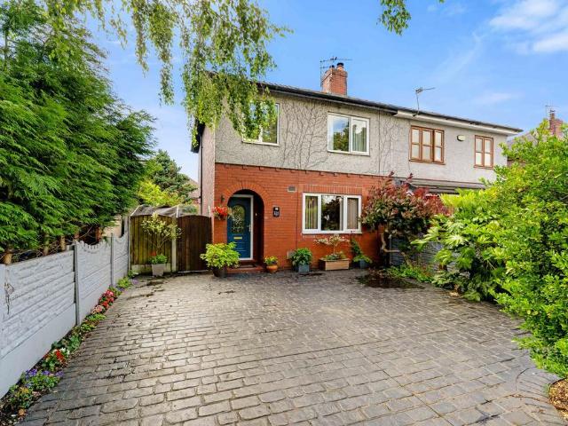 3 bedroom semi detached house for sale