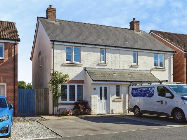3 bedroom semi detached house for sale