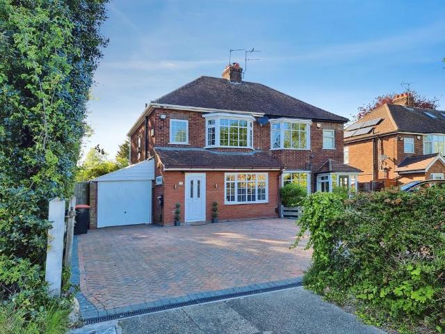3 bedroom semi detached house for sale
