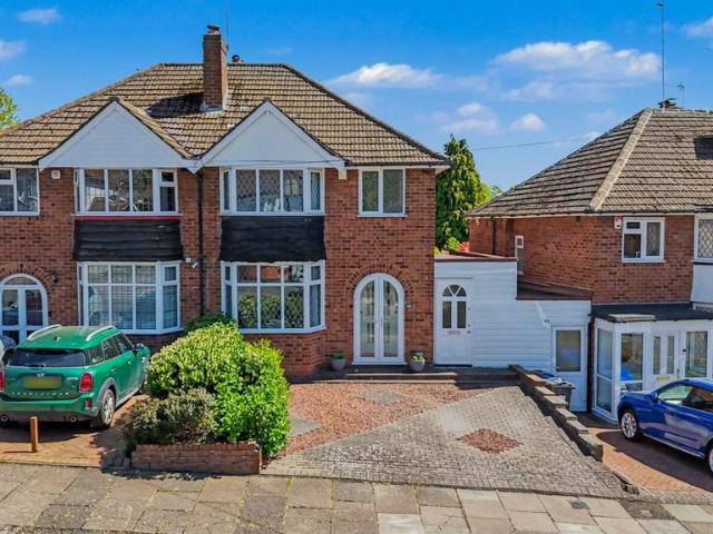 3 bedroom semi detached house for sale