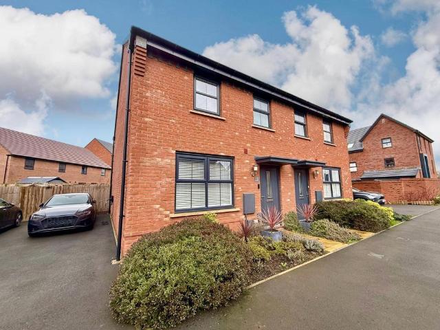 3 bedroom semi detached house for sale