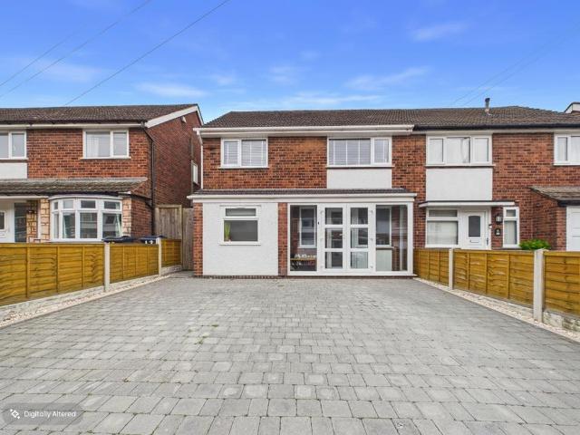 3 bedroom semi detached house for sale
