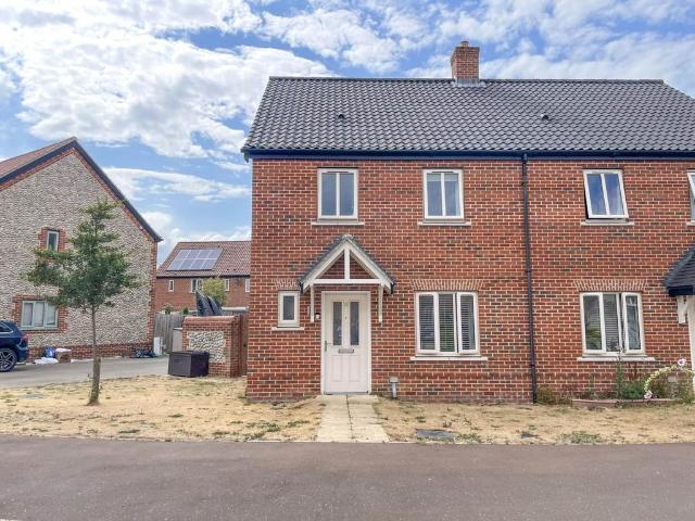 3 bedroom semi detached house for sale