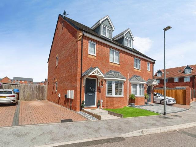 3 bedroom semi detached house for sale