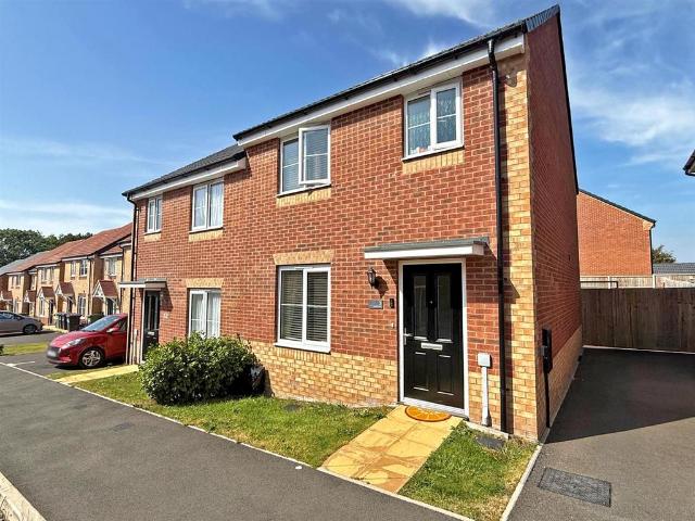 3 bedroom semi detached house for sale