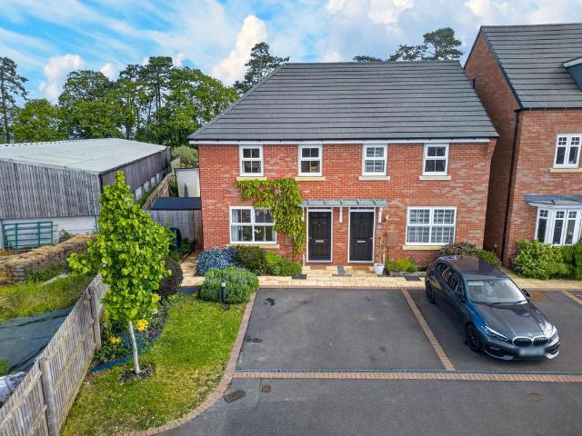 3 bedroom semi detached house for sale