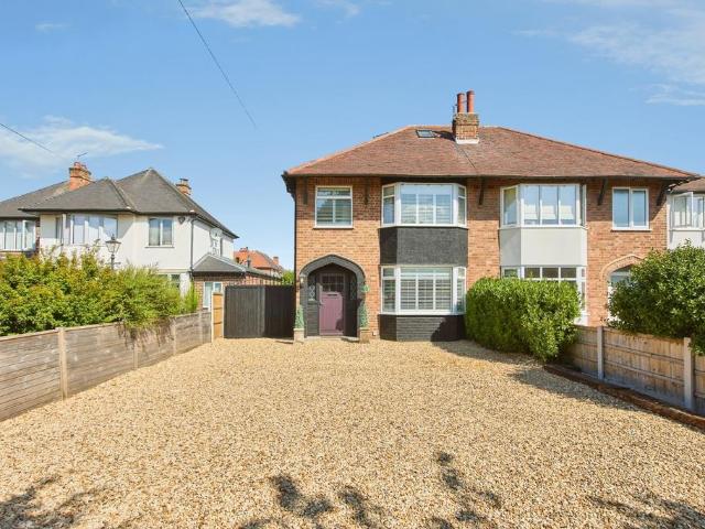 3 bedroom semi detached house for sale