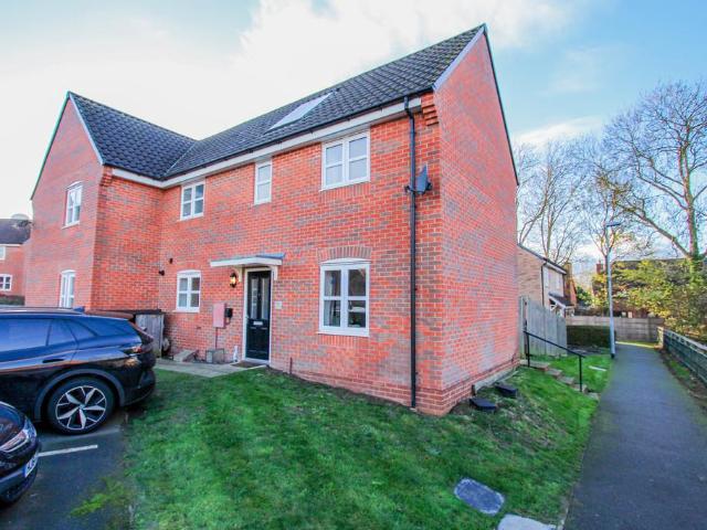 3 bedroom semi detached house for sale