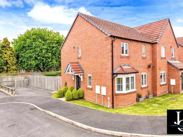 3 bedroom semi detached house for sale