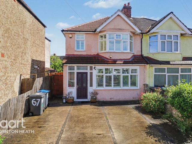 3 bedroom semi detached house for sale
