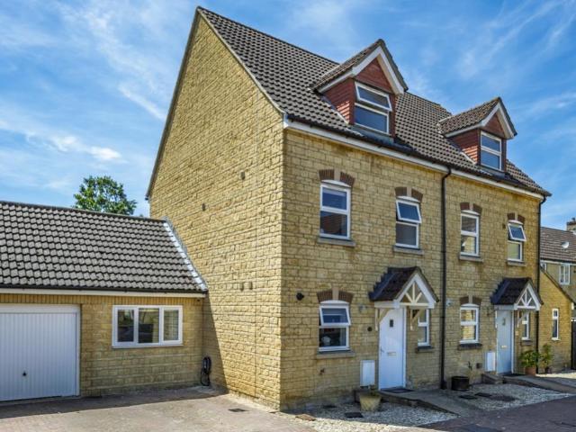 3 bedroom semi detached house for sale