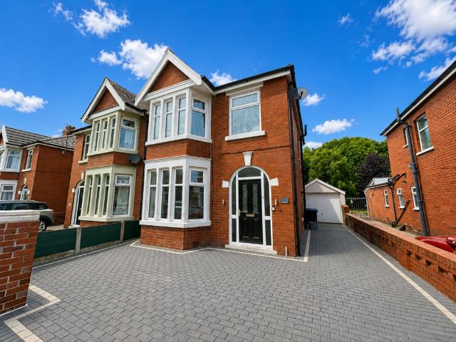 3 bedroom semi detached house for sale