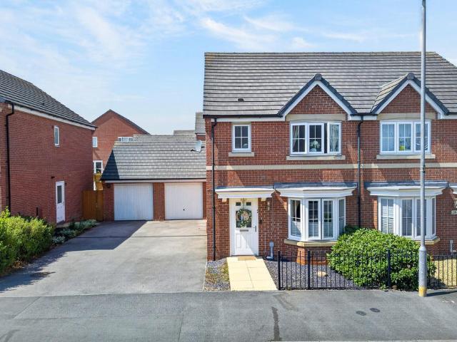 3 bedroom semi detached house for sale