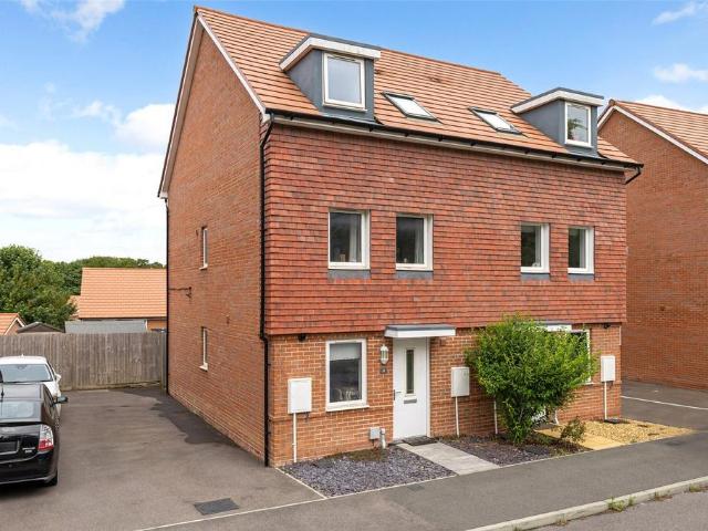 3 bedroom semi detached house for sale