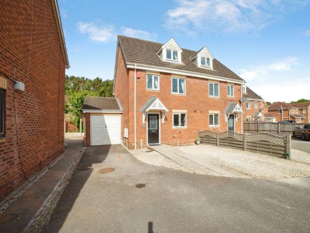 3 bedroom semi detached house for sale