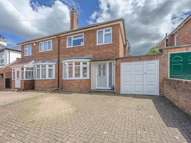 3 bedroom semi detached house for sale