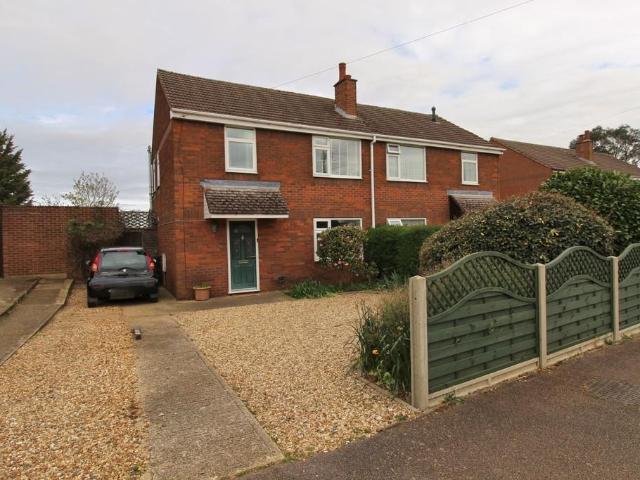 3 bedroom semi detached house for sale