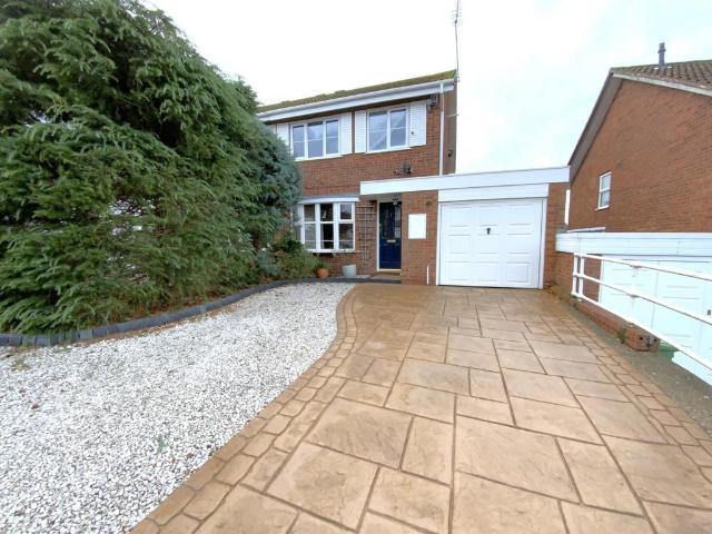 3 bedroom semi detached house for sale