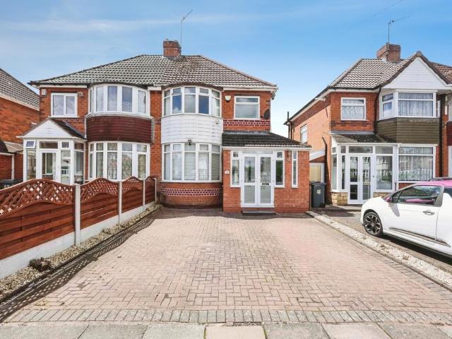 3 bedroom semi detached house for sale