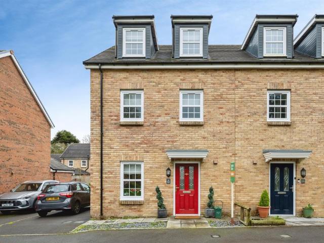 4 bedroom semi detached house for sale