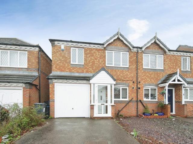 3 bedroom semi detached house for sale
