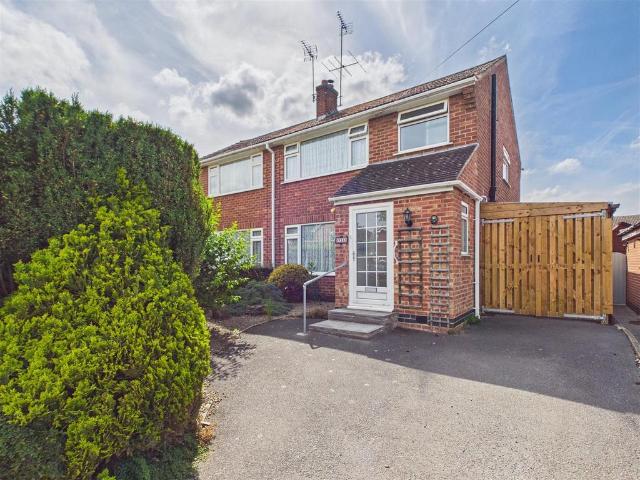 3 bedroom semi detached house for sale