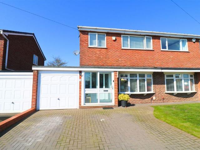 3 bedroom semi detached house for sale