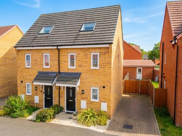 3 bedroom semi detached house for sale