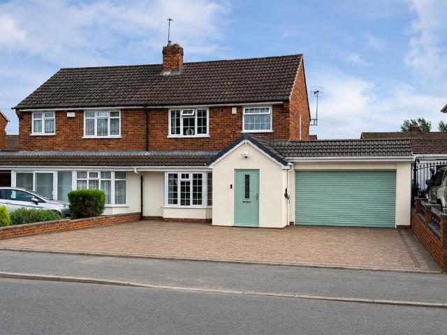 3 bedroom semi detached house for sale