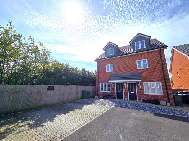 3 bedroom semi detached house for sale