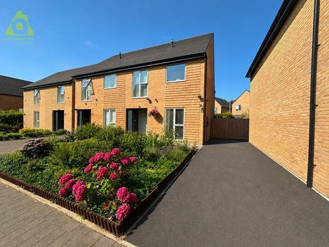 3 bedroom semi detached house for sale