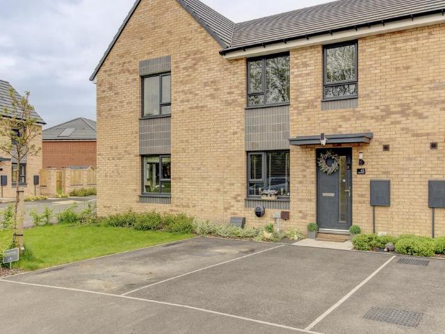 3 bedroom semi detached house for sale