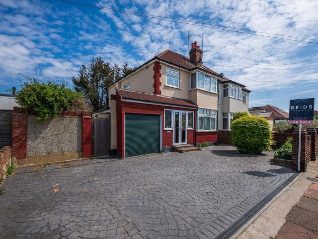 3 bedroom semi detached house for sale