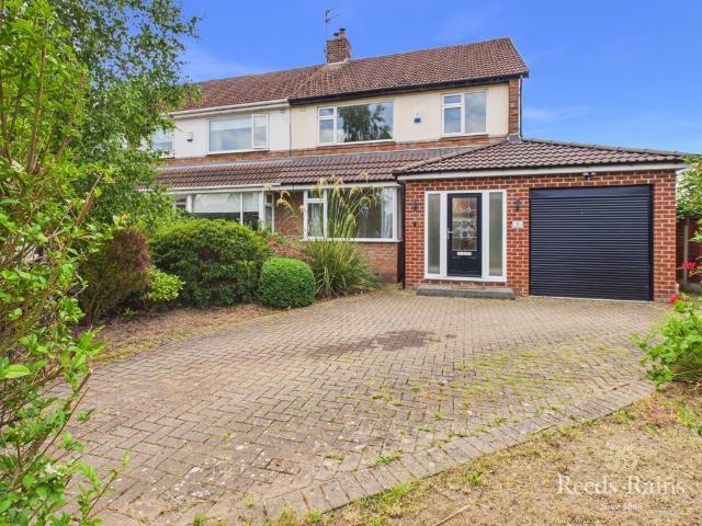 3 bedroom semi detached house for sale