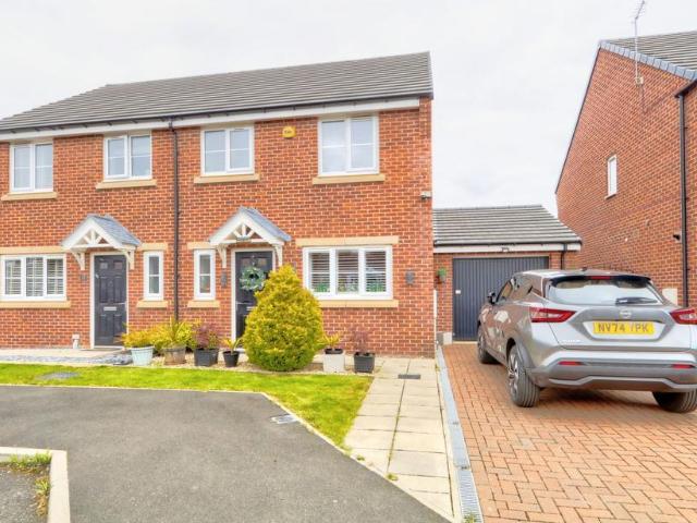 3 bedroom semi detached house for sale