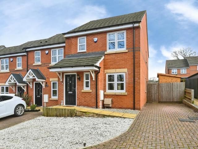 3 bedroom semi detached house for sale