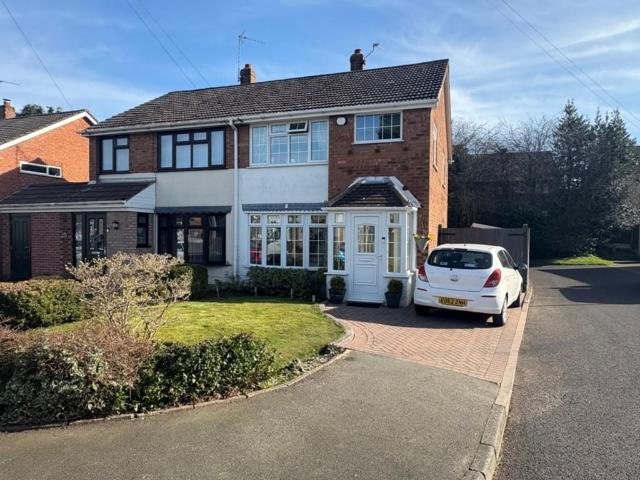 3 bedroom semi detached house for sale