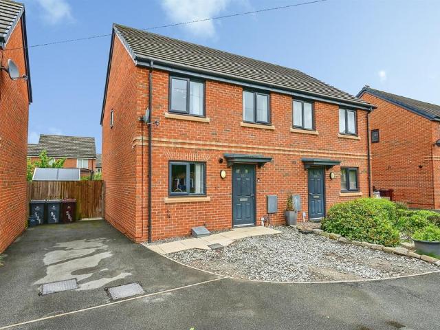 3 bedroom semi detached house for sale