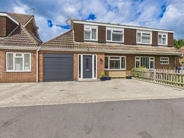 3 bedroom semi detached house for sale
