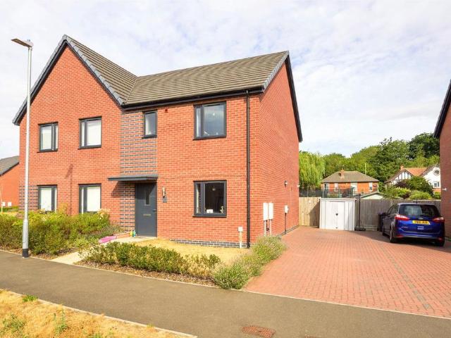 3 bedroom semi detached house for sale