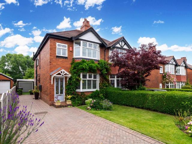 3 bedroom semi detached house for sale