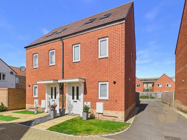 3 bedroom semi detached house for sale