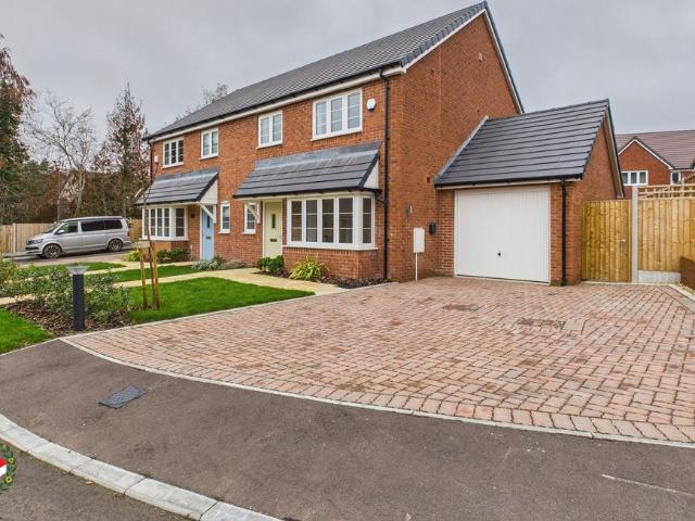 3 bedroom semi detached house for sale
