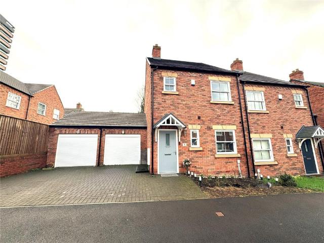 3 bedroom semi detached house for sale