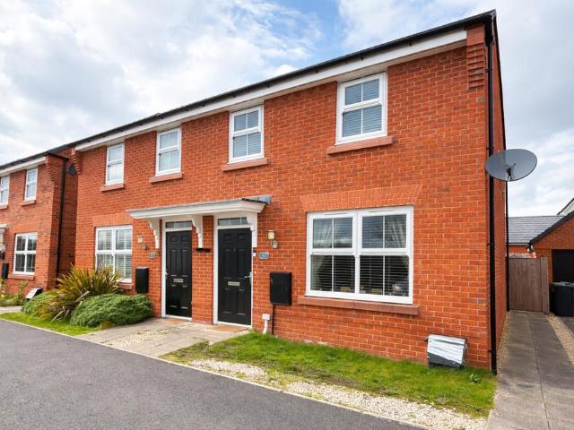 3 bedroom semi detached house for sale