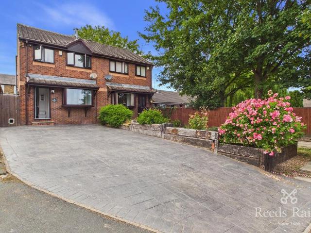 3 bedroom semi detached house for sale