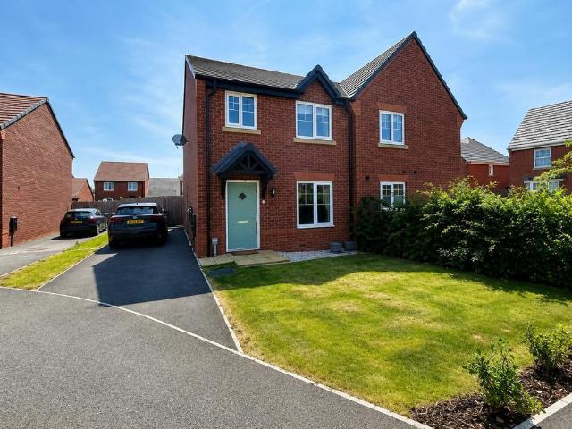 3 bedroom semi detached house for sale